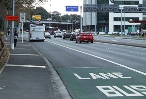 How to use bus & transit lanes